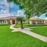 2118 Whitfield Lane | Lisa Shear Realtor